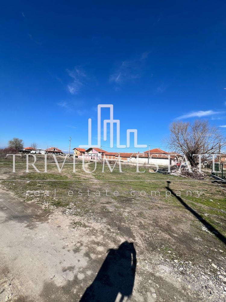 Plot for a house for sale in the village of Manole - electricity, water ...