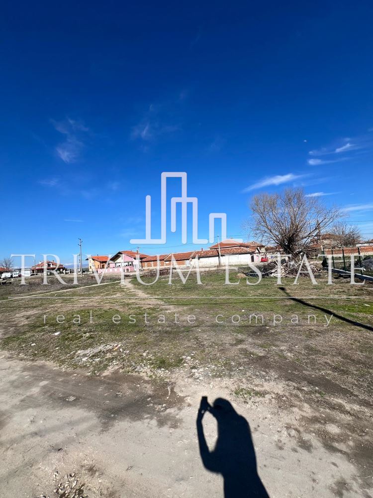 Plot for a house for sale in the village of Manole - electricity, water ...